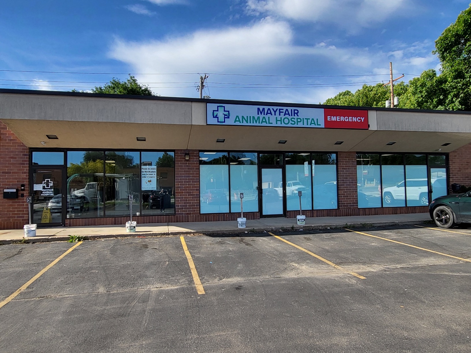 Our Hospital | Mayfair Animal Hospital & ER in Wauwatosa, WI